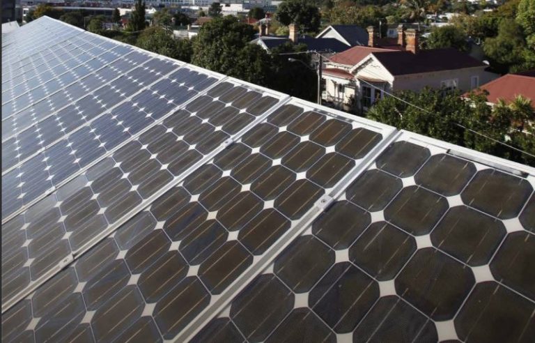 Greenpeace Pushes For 500,000 New Solar + Battery Installations In NZ
