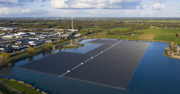 The Netherlands' Biggest Floating Solar Farm Built In Just 6 Weeks