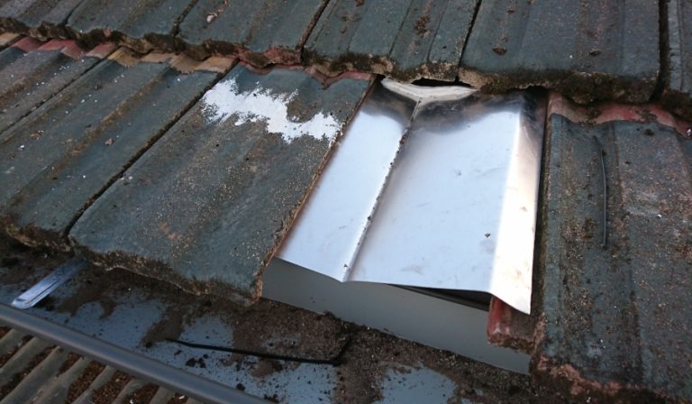 Installing Solar On A Tiled Roof? Why You Need Spare Roof Tiles